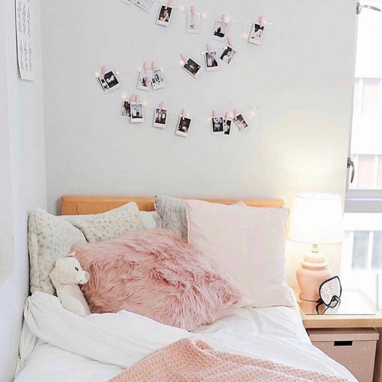 Polaroid Collage Ideas For Your Bedroom Mom s Got The Stuff