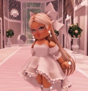 Girly Roblox Royale High Outfits - Mom's Got the Stuff