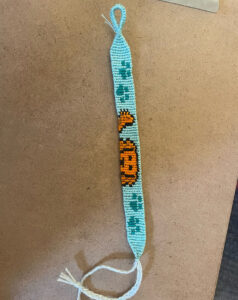 Free Friendship Bracelet Patterns - Mom's Got the Stuff