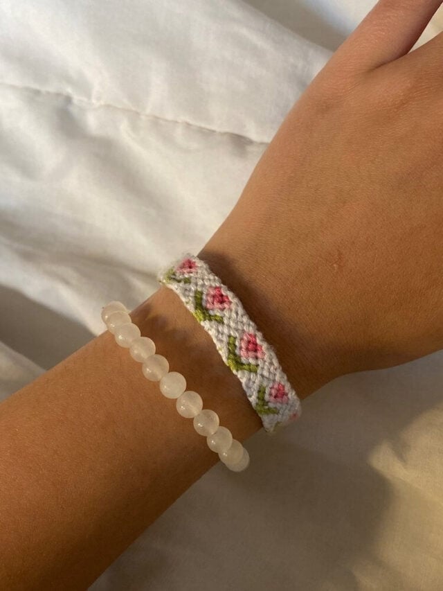 Heart Friendship Bracelet Patterns - Mom's Got the Stuff