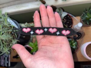 Heart Friendship Bracelet Patterns - Mom's Got the Stuff