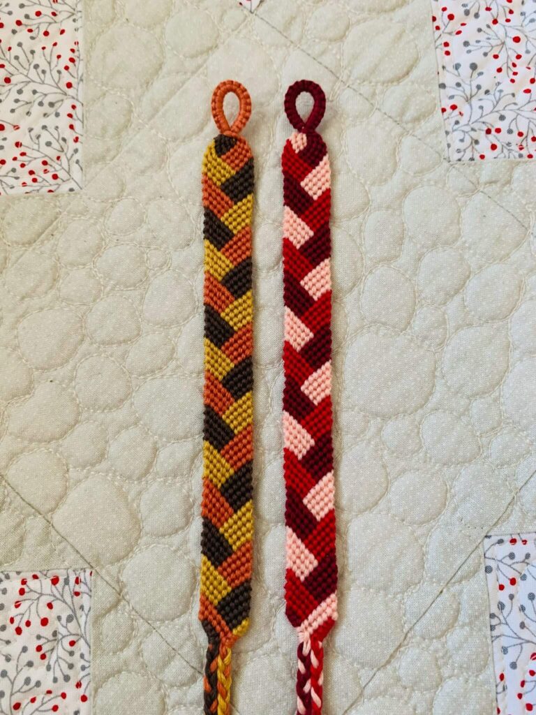 Free Friendship Bracelet Patterns - Mom's Got the Stuff